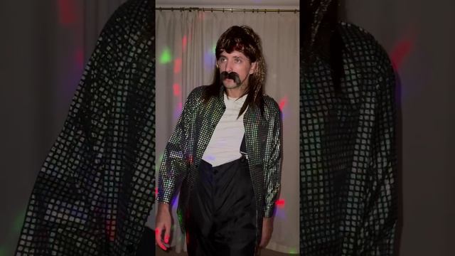 Ночное тусэээ 😎 – смотреть короткие видео (Shorts) от dikiy_vadik в хорошем качестве и бесплатно ...