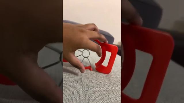 Apple cutter broke while cutting apples