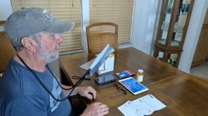 Hands Free Magnifying Glass with adjustable support