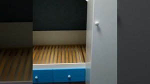 Воздушный замок: двухъярусная кровать, стилизованая под замок.
