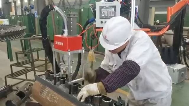 Приварка патрубков к коллектору котла