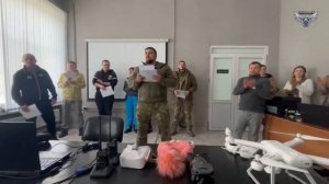 По традиции - вручаем сертификаты на интенсиве по БПЛА #бпла #дроны #интенсив #челябинск