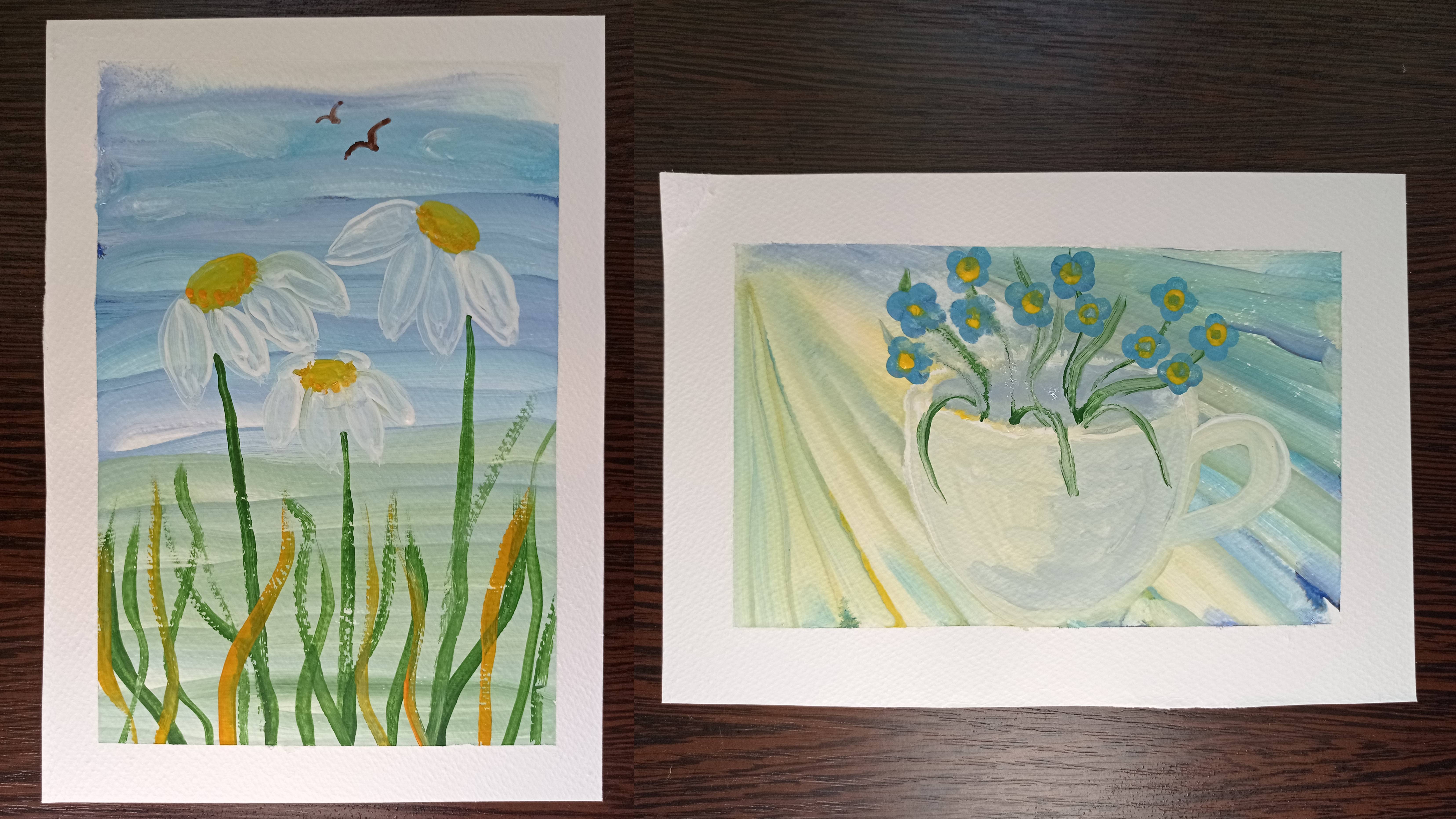 Незабудки в чашке и ромашковое поле