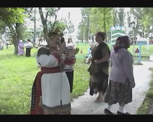 И ВЕСЁЛЫЙ ВЕСЬ НАРОД!..