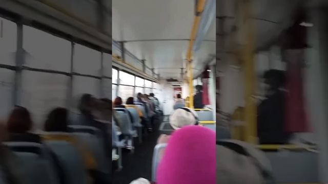 Омск сейчас в трамвае на спектакле в наушниках t.me/nowomsk #NowOmsk