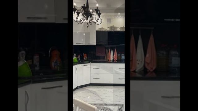 8928 943 3747  евродвушка  80м2, 4/16 ул. Санкт-Петербургская цена: 10.500 Грозный Новостройка