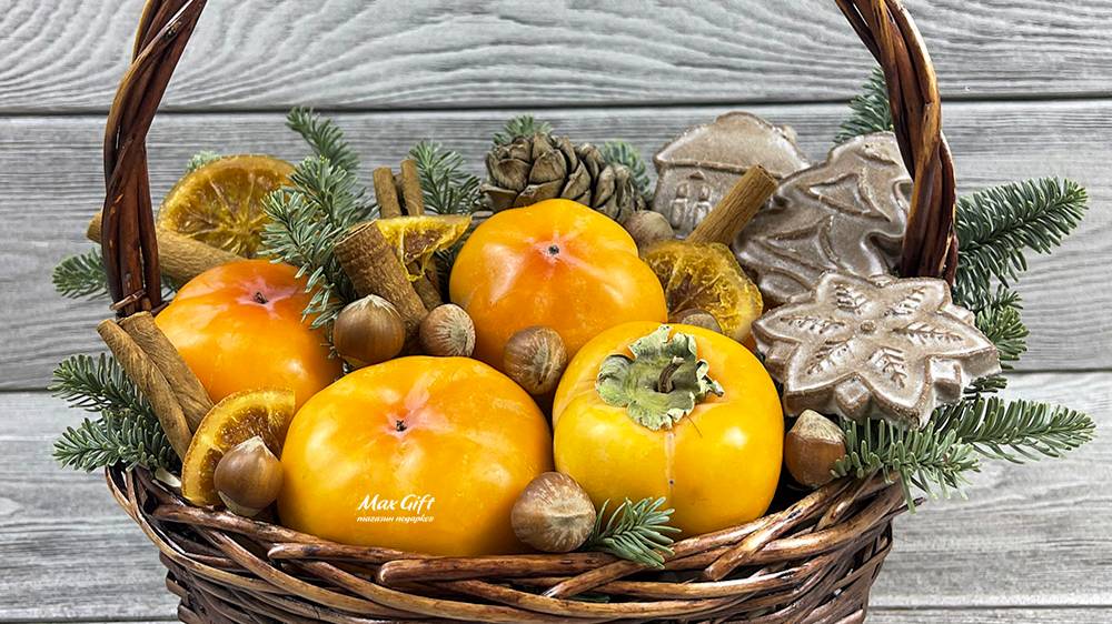 Подарочная корзина с фруктами на Новый год «Навеяло зимой»
