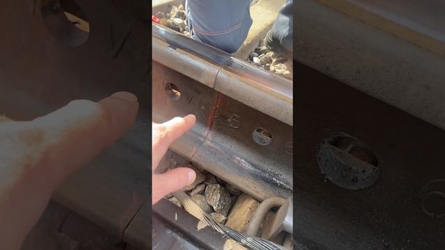 вскрываем стык
 #проржд #железнаядорога #smirnoffonrims #монтервпути