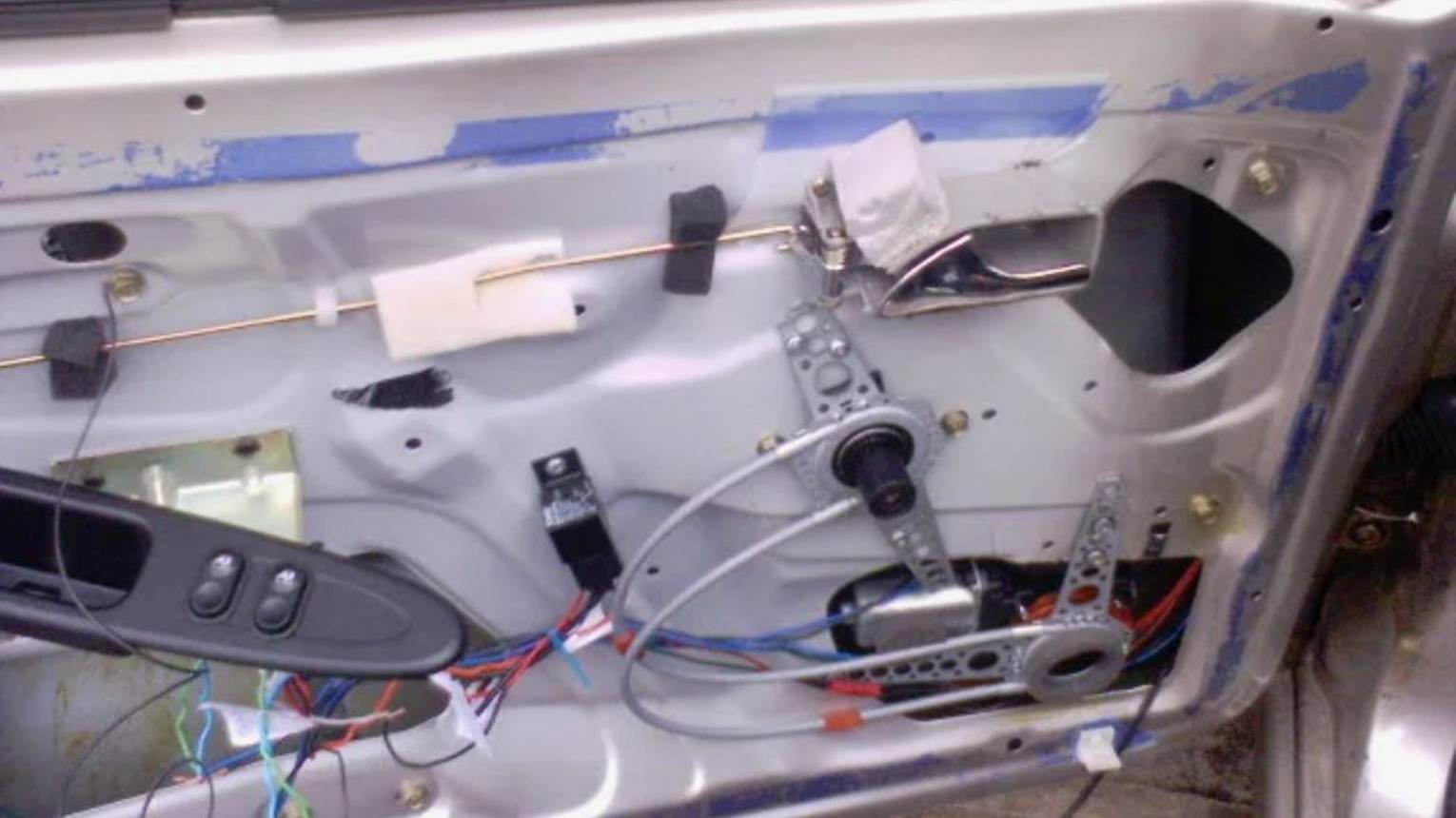 Электро-подъёмники- 2ч. проверка доводчика.Electro-hoist - 2 hours. check the door closer.
