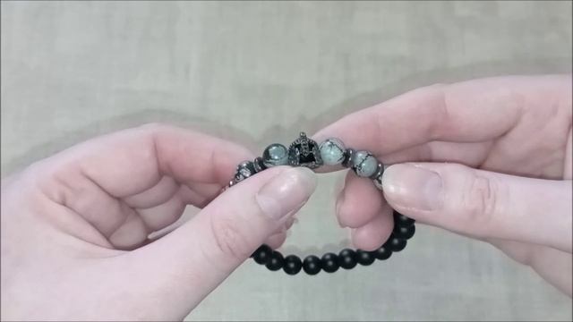 Мужской браслет из агата и обсидиана со шлемом викингов.  Украшения талисманы