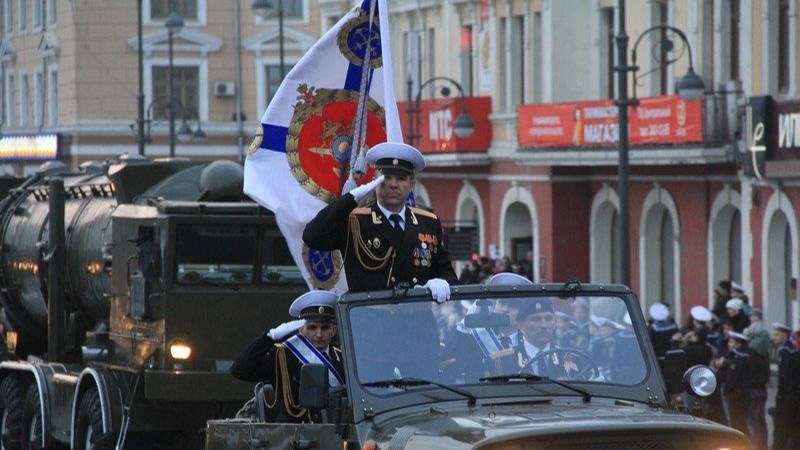 Парад Победы во Владивостоке 2013 часть 1