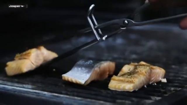 Лосось на гриле Josper