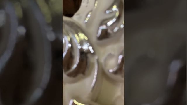 Сквозной орнамент рамы