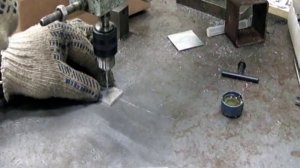 Сверление отверстий в стальном металле