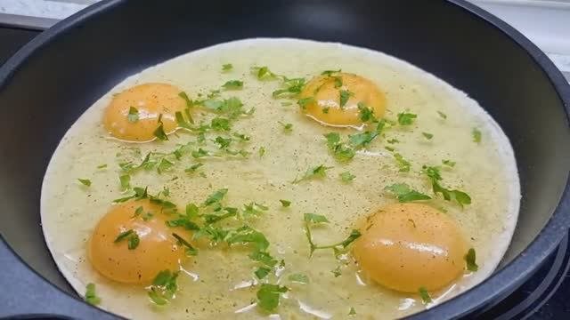 Вкусный рецепт завтрака с яйцами за 5 минут!