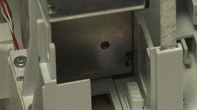 Реле минимального напряжения, реле отключения UVR SOR T7