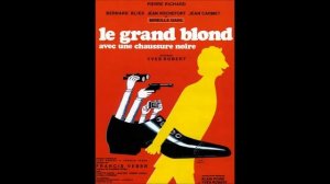 le grand blond avec une chaussure noir (  le grand blond  1972