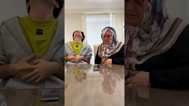 Oyim bilan o’yin🤣 oyimga tilaklarizni yozib qoldring comentga, chunki o’qiydila smslani
