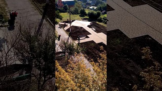 Странная планировка аллеи. ☝️
