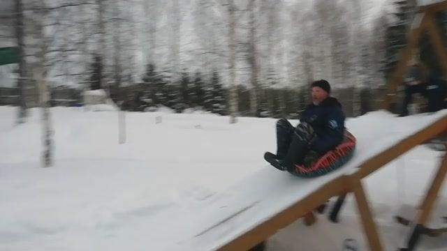 испытание новой трассы на ватрушках 2023.12.24