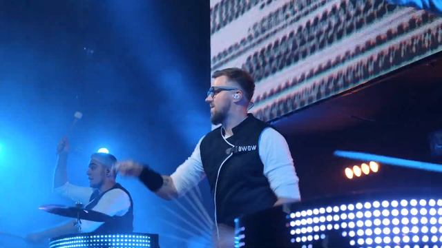 Выпускной вечер школьников / The graduation party of schoolchildren