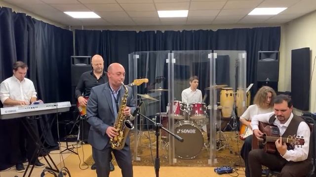 Фредди Перрен и Дино Фекарис  - I will survive. В исполнении преподавателей МБОУ ДО ДШИ" Синтез"