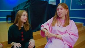 Амина пугает Пашку большим шприцем