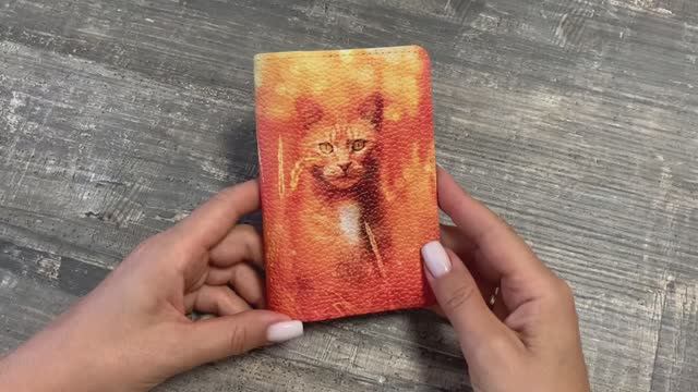 Обзор на обложку на паспорт с изображением рыжего кота Eshemoda из натуральной кожи