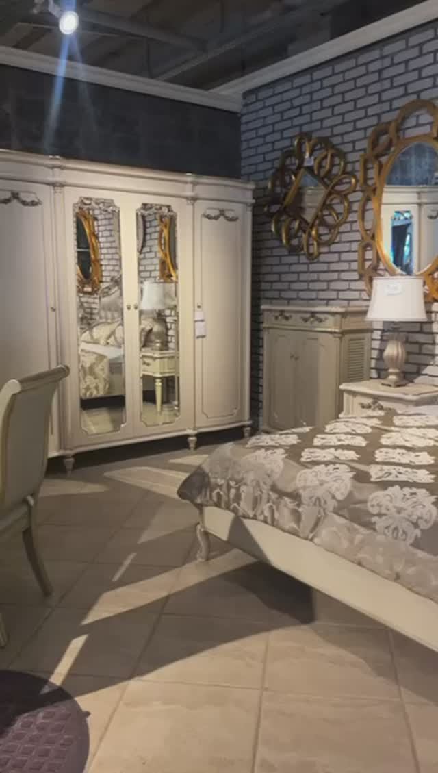 Белый платяной шкаф Astoria