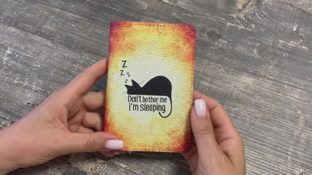 Обзор на обложку на паспорт Спящий Кот Eshemoda из натуральной кожи