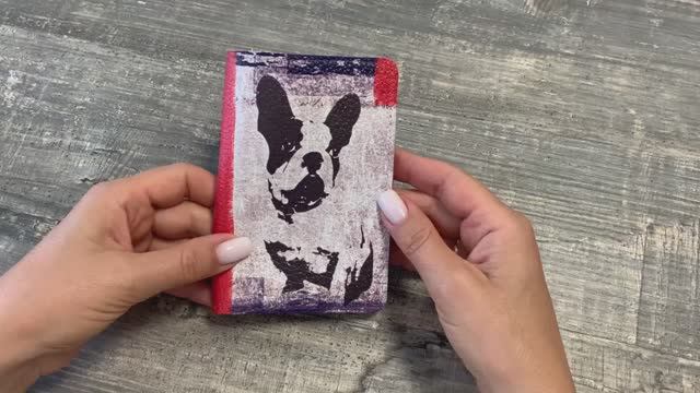 Обзор на обложку на паспорт с изображением бульдога Eshemoda из натуральной кожи
