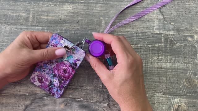 Обзор на чехол для бейджа, магнитной карты, пропуска, с изображением лилового букета