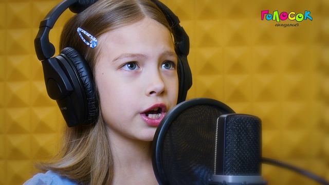 Детская песня «Божья коровка» | Академия Голосок | Усольцева Кира