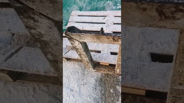 сапоги рабочие. стройка