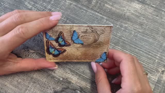 Кожаная обложка для социальной карты или проездного с принтом Голубые бабочки, Eshemoda