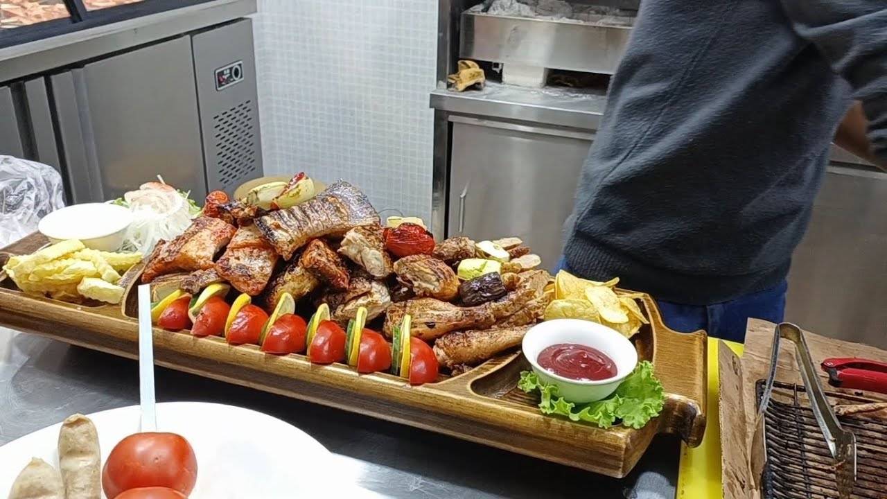 Горячее Мясное Ассорти из Курицы и Рыбы На Углях