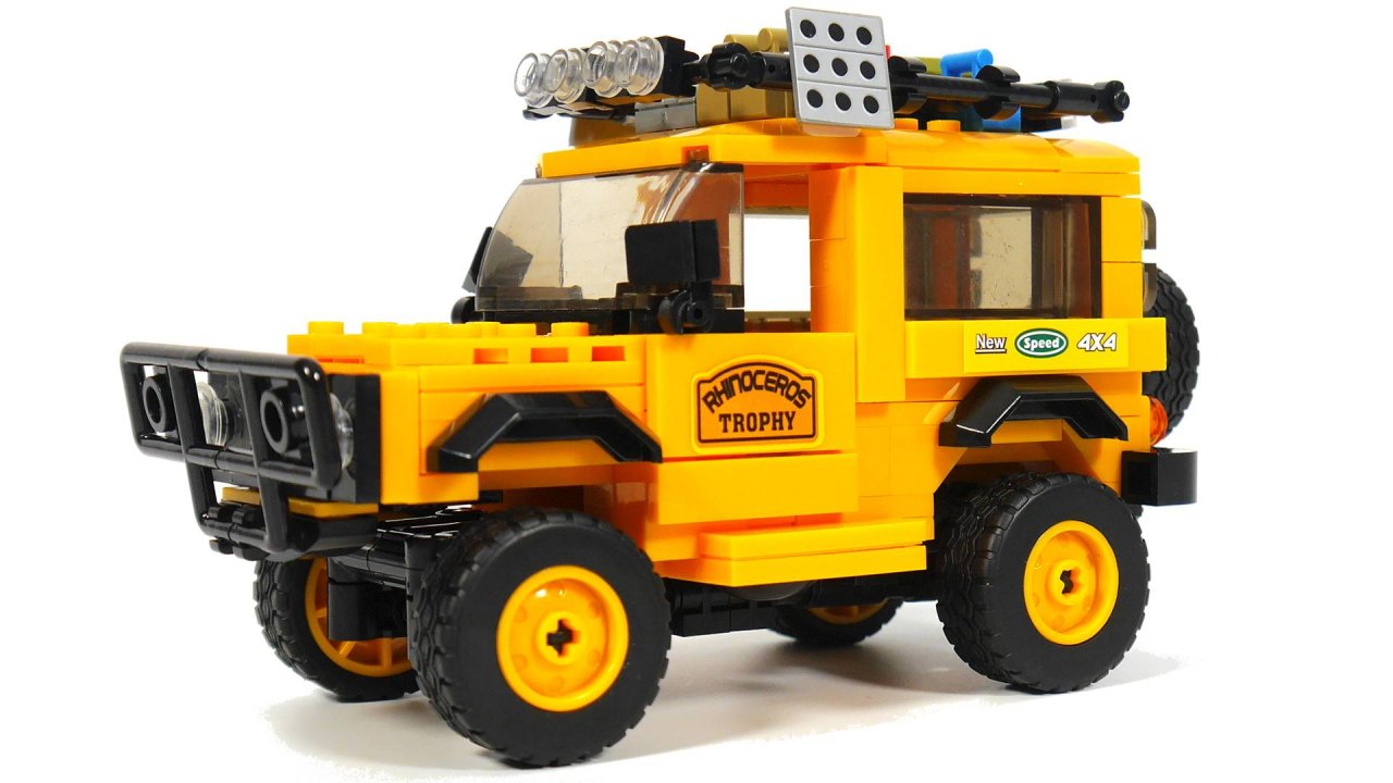 Собираем автомобиль Land Rover Defender 90 для ралли «Camel Trophy»- конструктор Sluban M38-B0815