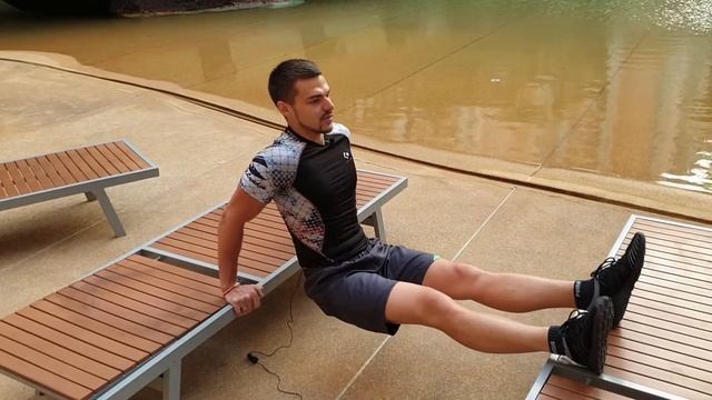 ОТЖИМАНИЯ НА ТРИЦЕПС СПИНОЙ К СКАМЬЕ / ТЕХНИКА УПРАЖНЕНИЯ / ТРИЦЕПСЫ / КАЧАЕМ РУКИ /