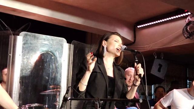 Виктория Черенцова - "Я выхожу на Млечный путь"