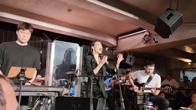 Виктория Черенцова - "Ходят кони" муз. Владимира Дашкевича сл. Юлия Кима