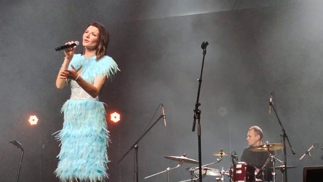 Виктория Черенцова - "Мы с тобой знакомы, Ваня"
