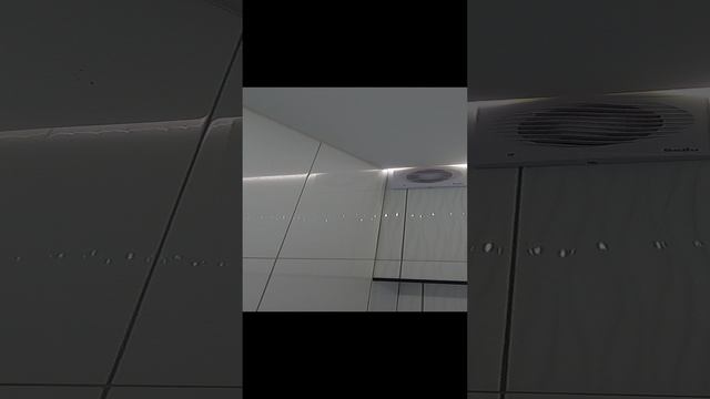 Как можно сделать натяжной потолок в ванной, когда мешает вытяжка