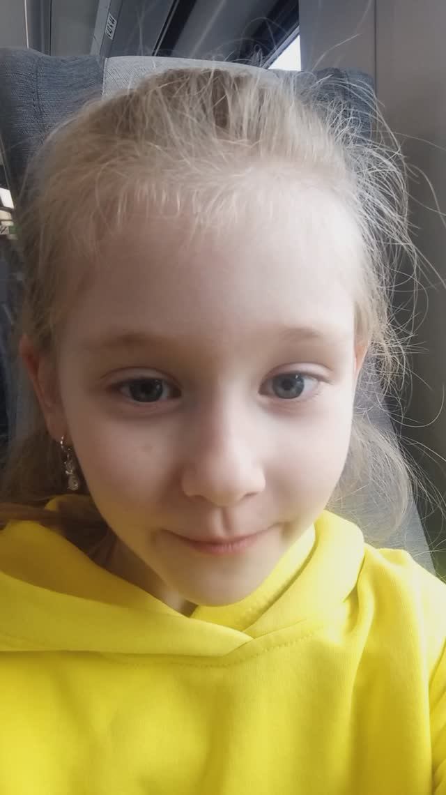 Света едет в кукольный театр