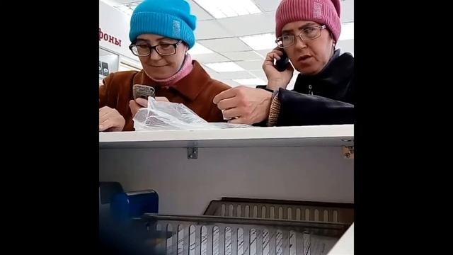 САМЫЕ СМЕШНЫЕ БАБКИ КУПИЛИ СИМКАРТУ =)))