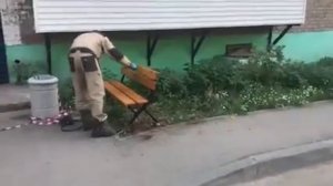 2022 08 26 Ласьвинская 62 изготовление и установка скамеек под 2 3