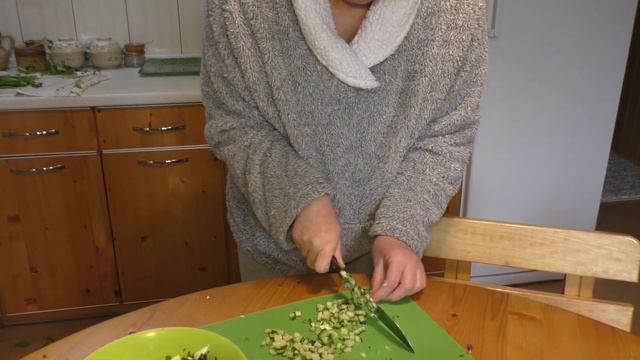 Два салата из медуницы. 1.Салат с яйцом. 2 Салат с брынзой. Часть2