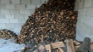 Компот из винограда,Олег помогает мне  с дровами.