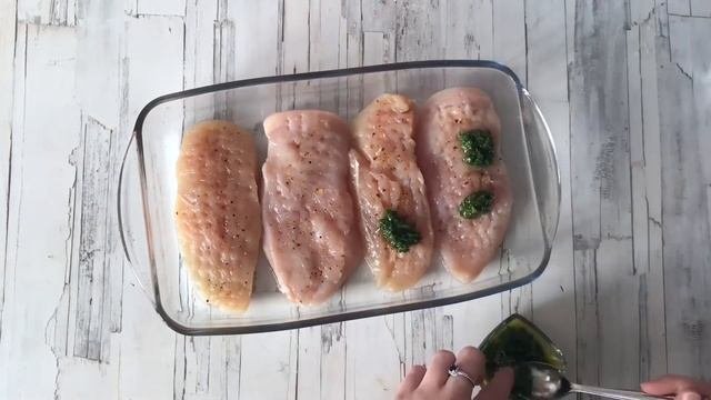 🍗 КУРИНАЯ ОТБИВНАЯ С ПОМИДОРАМИ И СЫРОМ В ДУХОВКЕ — сочная и ароматная!