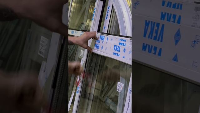 Завершающий этап вклейки стеклопакета🫡