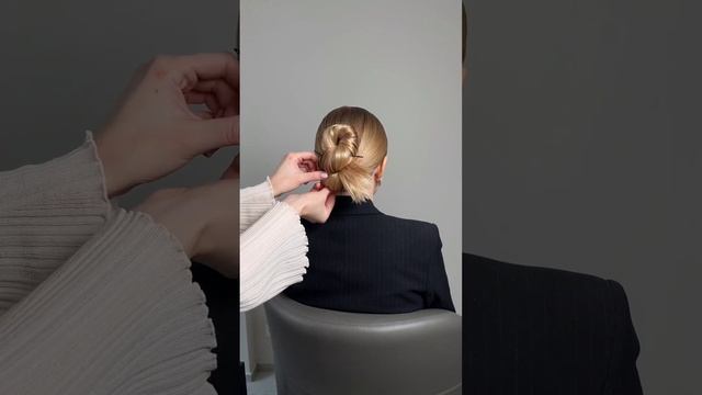 Повторяй гладкий пучок с нами и приобретай наши товары для волос с БЕСПЛАТНОЙ ДОСТАВКОЙ